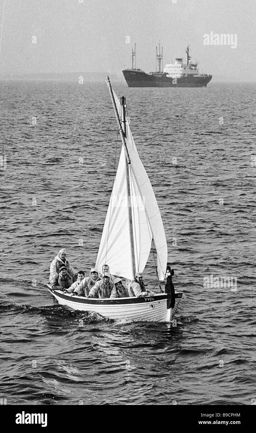 Ship Rus taking part in expedition along Route from the Varangians to ...