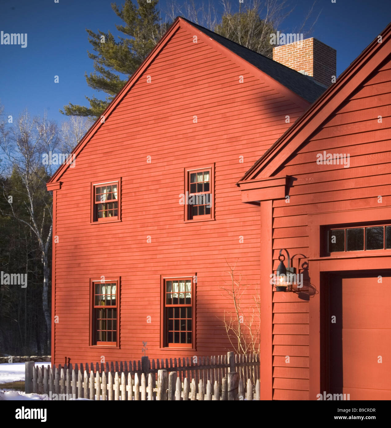 Saltbox style building hi-res stock photography and images - Alamy