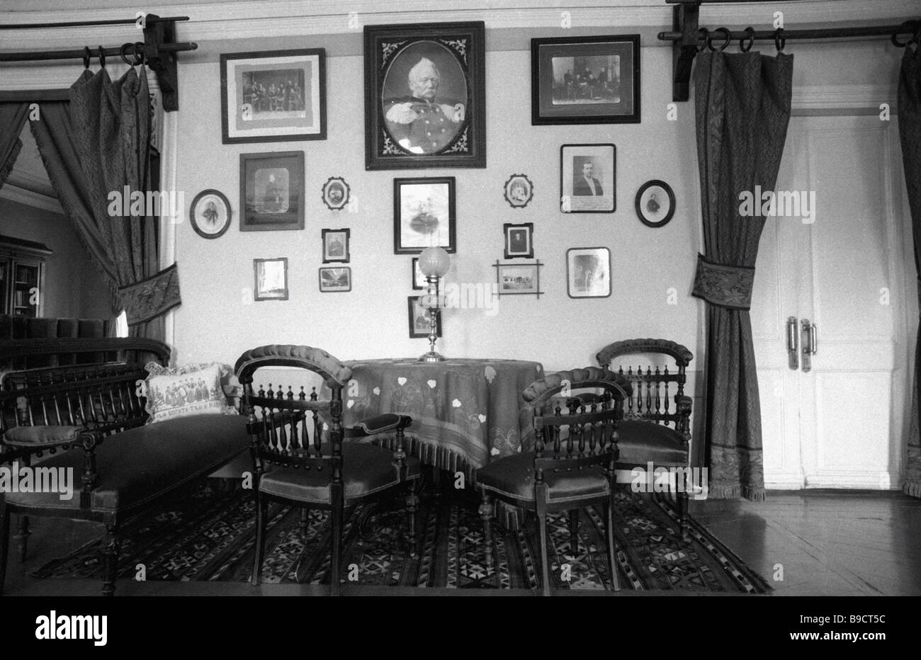 Sitting room Tchaikovsky house museum Stock Photo - Alamy