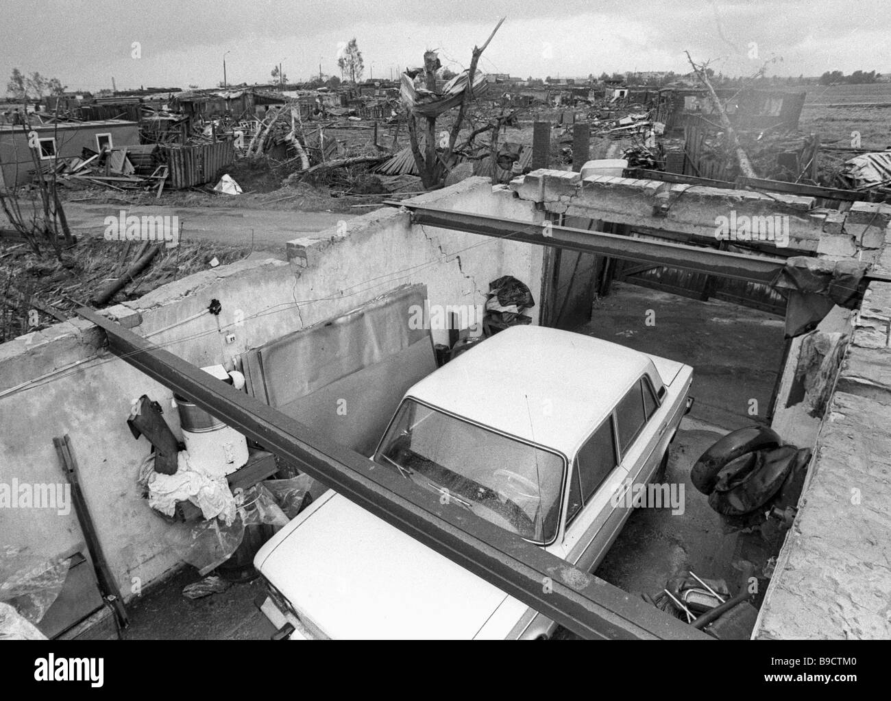 Zhiguli car remained undamaged by a miracle after the hurricane in the ...