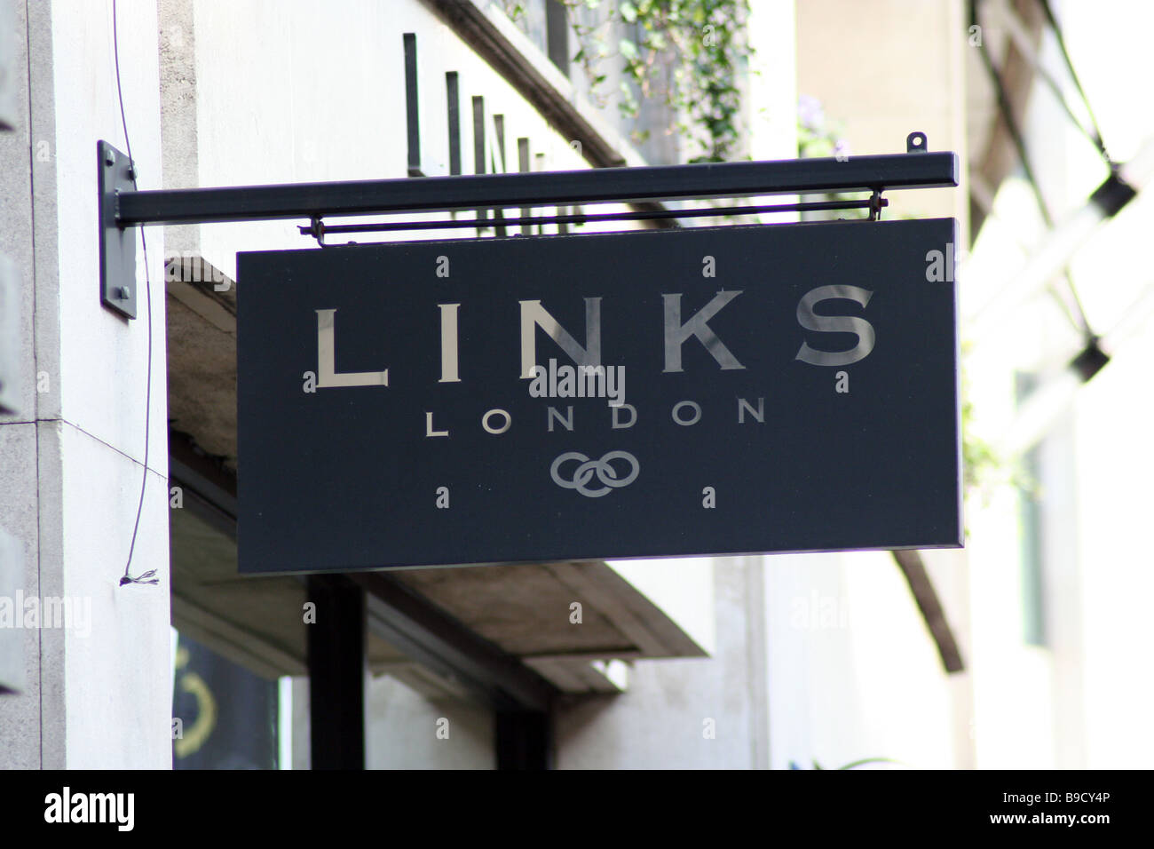 Links of London Sign Stock Photo - Alamy