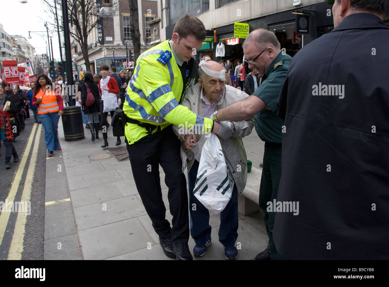 People supporting medics hi-res stock photography and images - Alamy