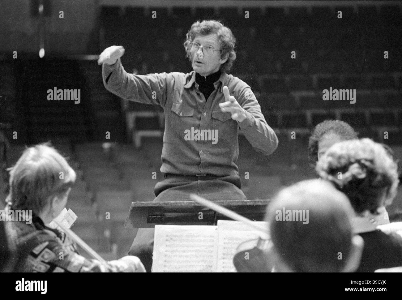 Derek Hudson a conductor from Zimbabwe rehearsing with a Soviet ...