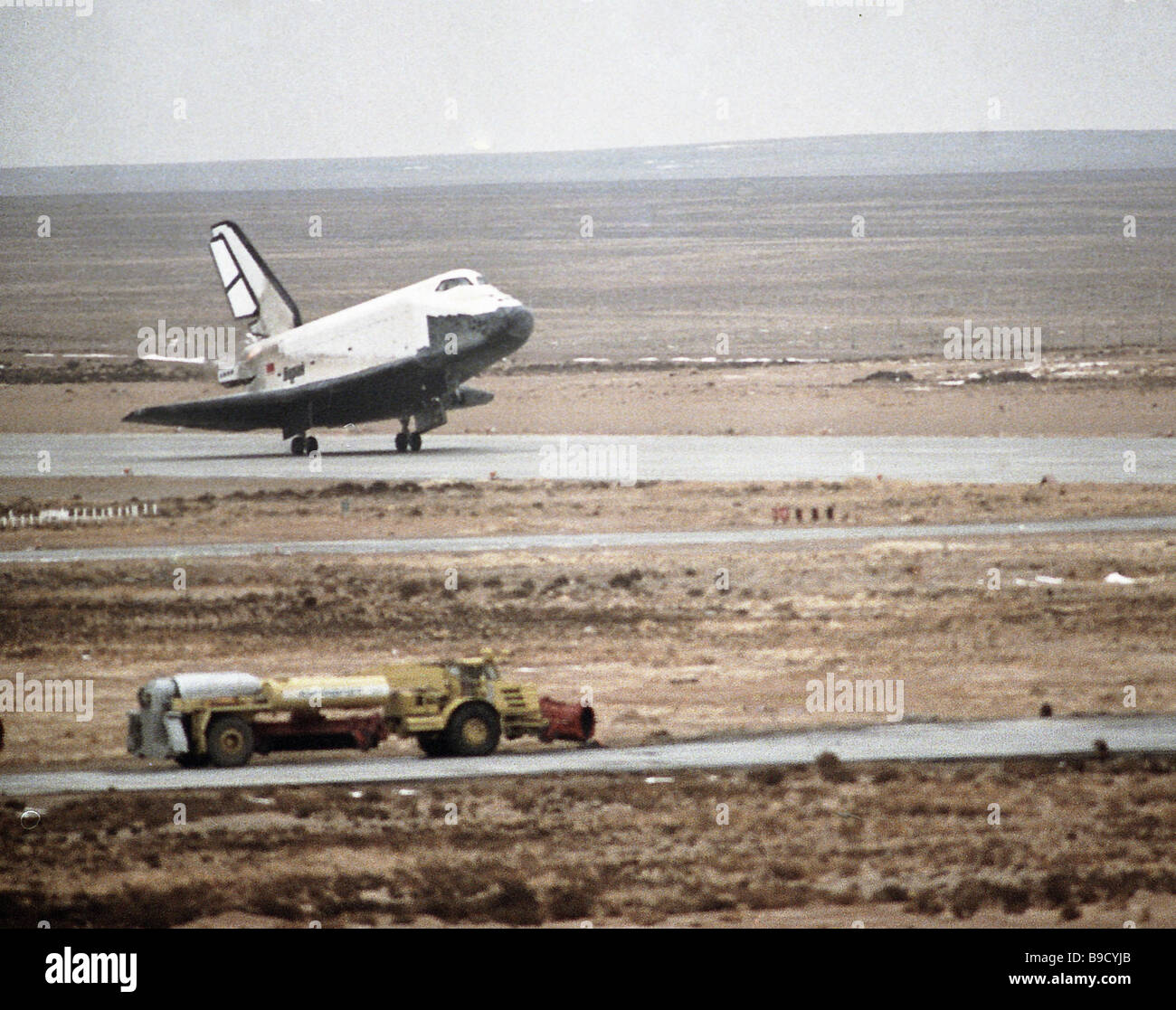 The Buran orbiter landing at the Baikonur space center Stock Photo - Alamy