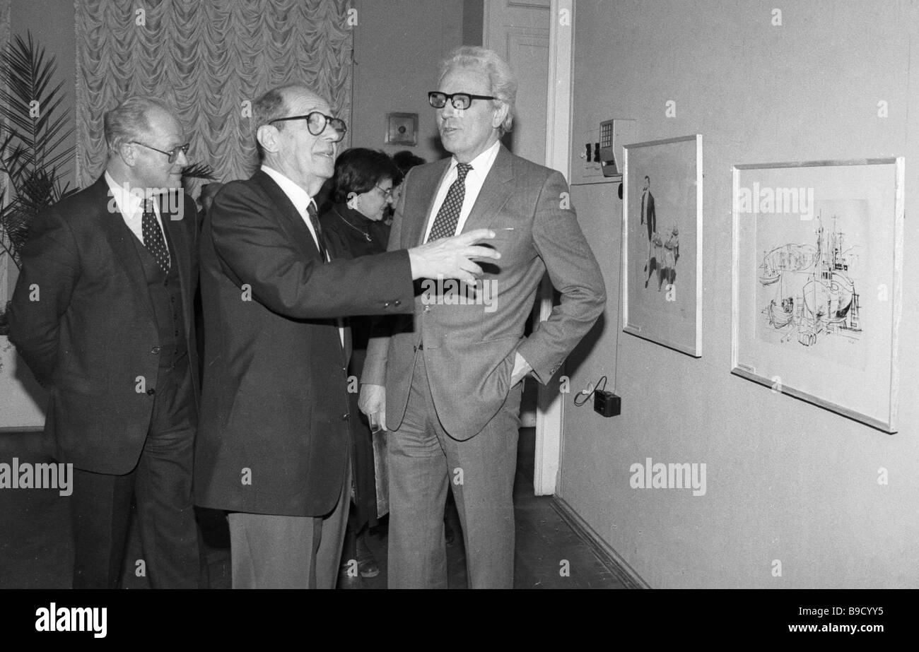 Soviet artist Orest Vereisky centre at the opening ceremony of his one ...