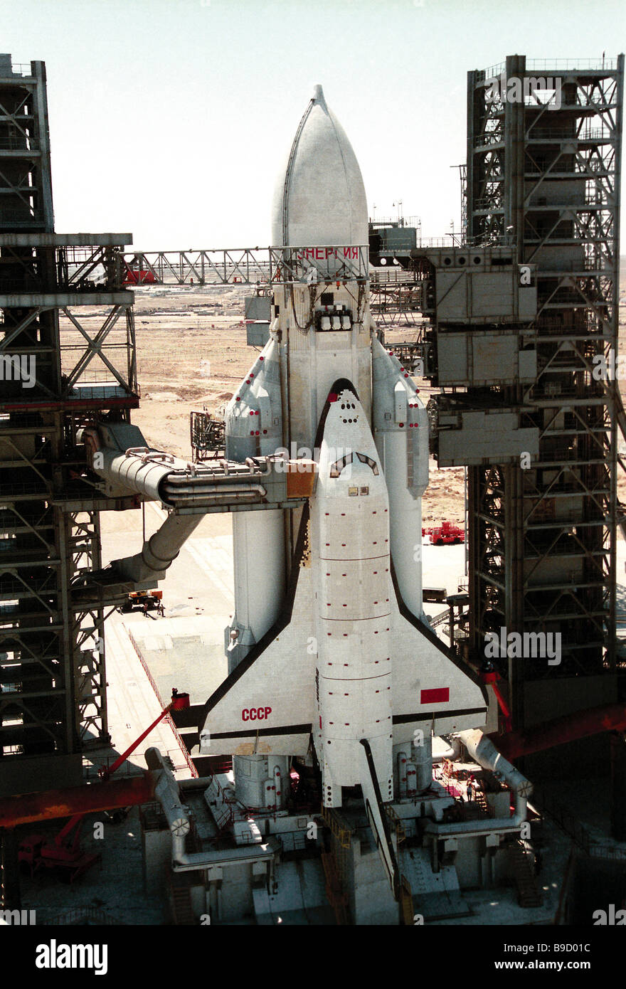 Preparing to launch an Energia expendable launch system carrying a reusable Buran spacecraft at ...
