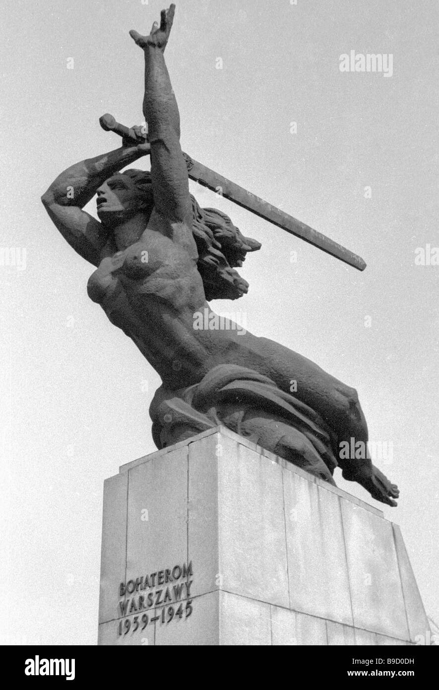 A monument to the Warsaw Heroes Stock Photo - Alamy