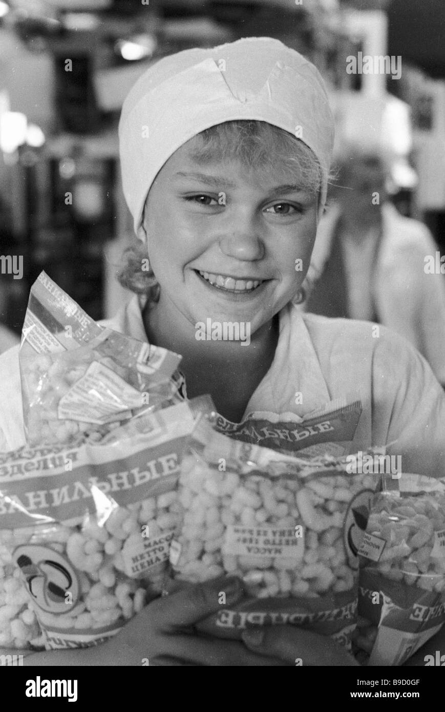 A worker of the Moscow Order of Lenin Food Factory Stock Photo - Alamy
