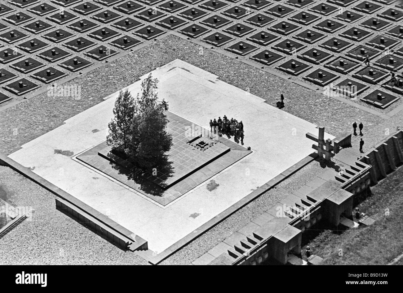 The Khatyn architectural and sculptural complex commemorates the ...