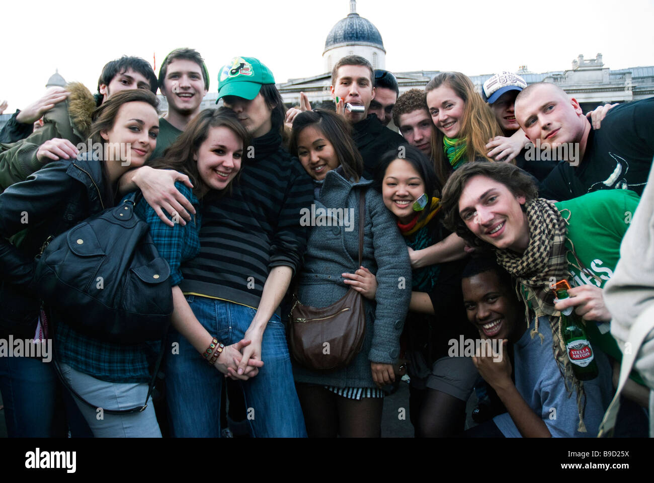 Multicultural groups hi-res stock photography and images - Alamy