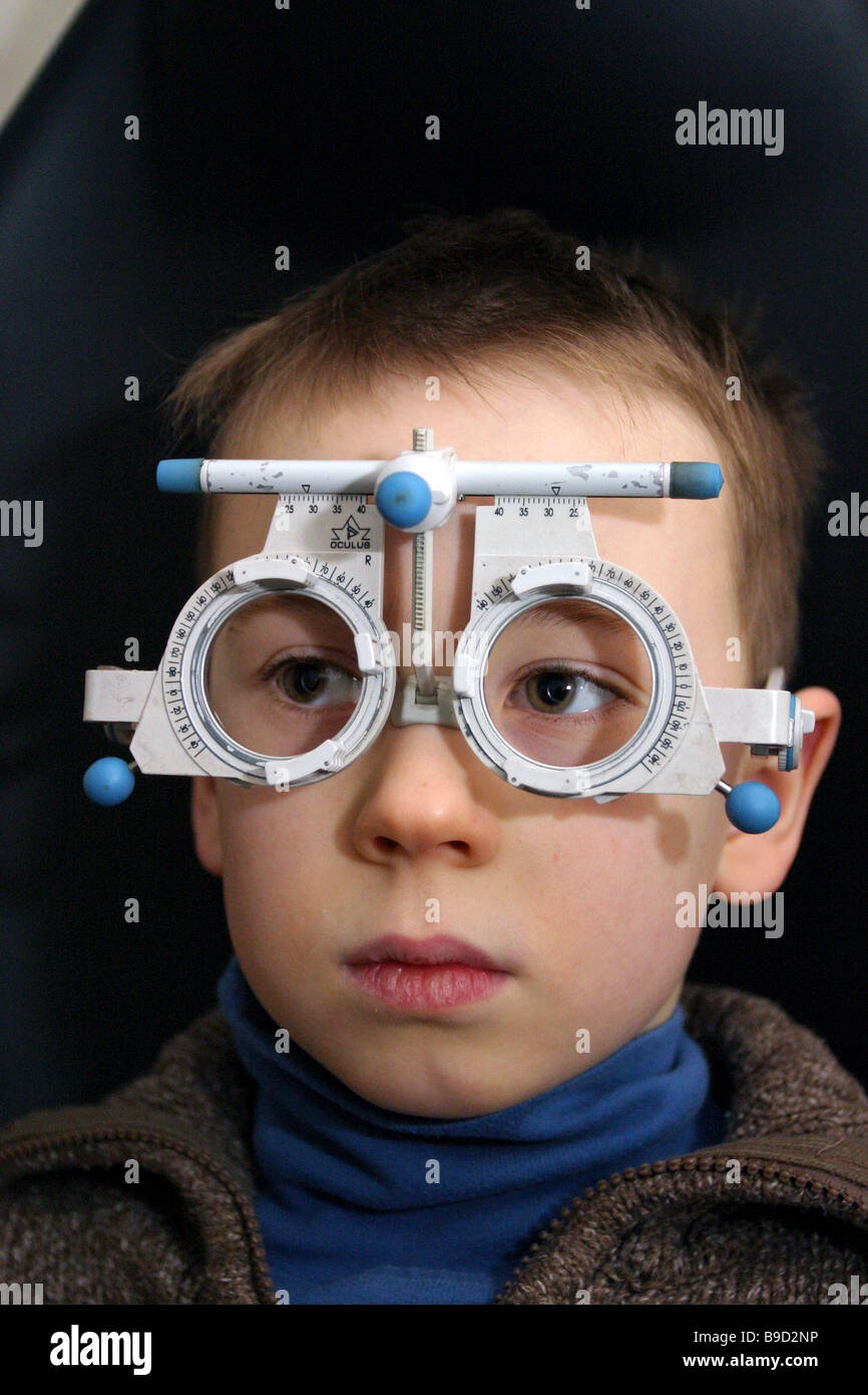 Goggles eye hi-res stock photography and images - Alamy