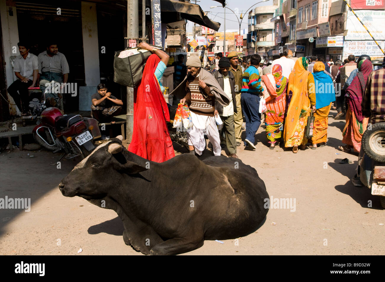 Colorful market scene in Rajasthan, India Stock Photo - Alamy