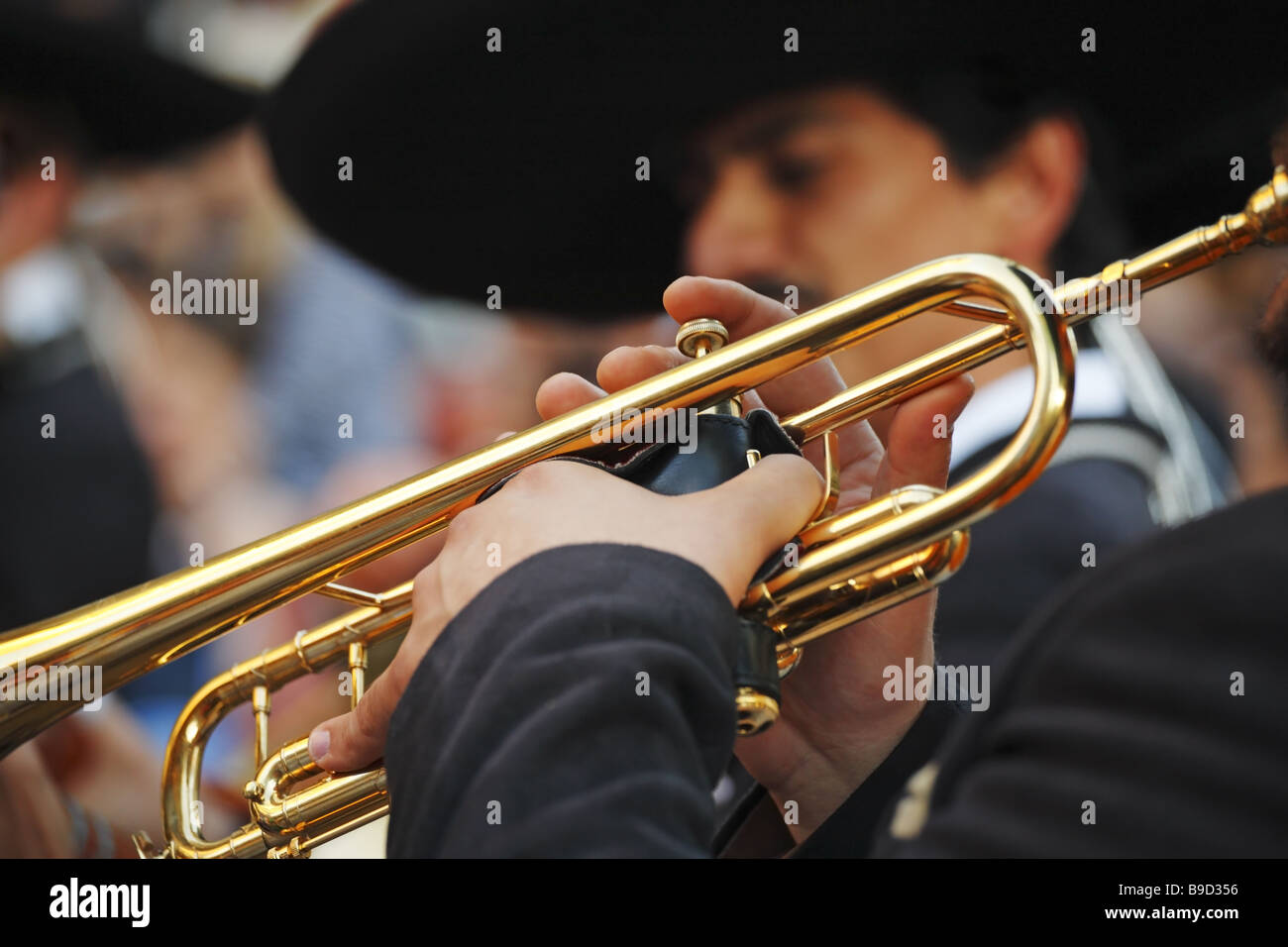 Latin american band hi-res stock photography and images - Alamy
