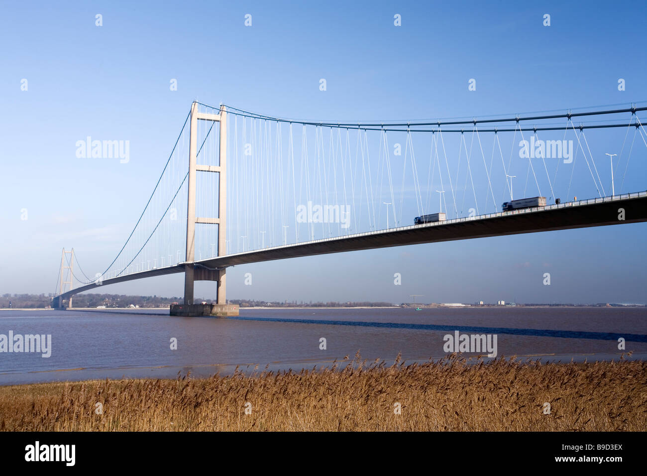 Humber ferry crossing hi-res stock photography and images - Alamy