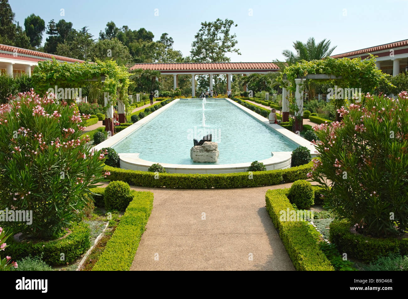 Courtyard residence swimming pool hi-res stock photography and images ...