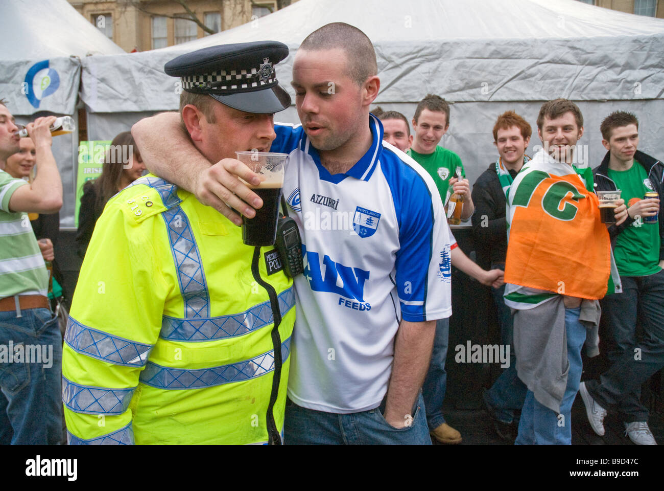 Youth lads drinking drunk hi-res stock photography and images - Alamy