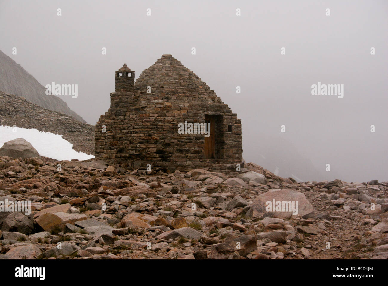Muir Hut at the top of Muir Pass awaits weary hikers and offers shelter ...