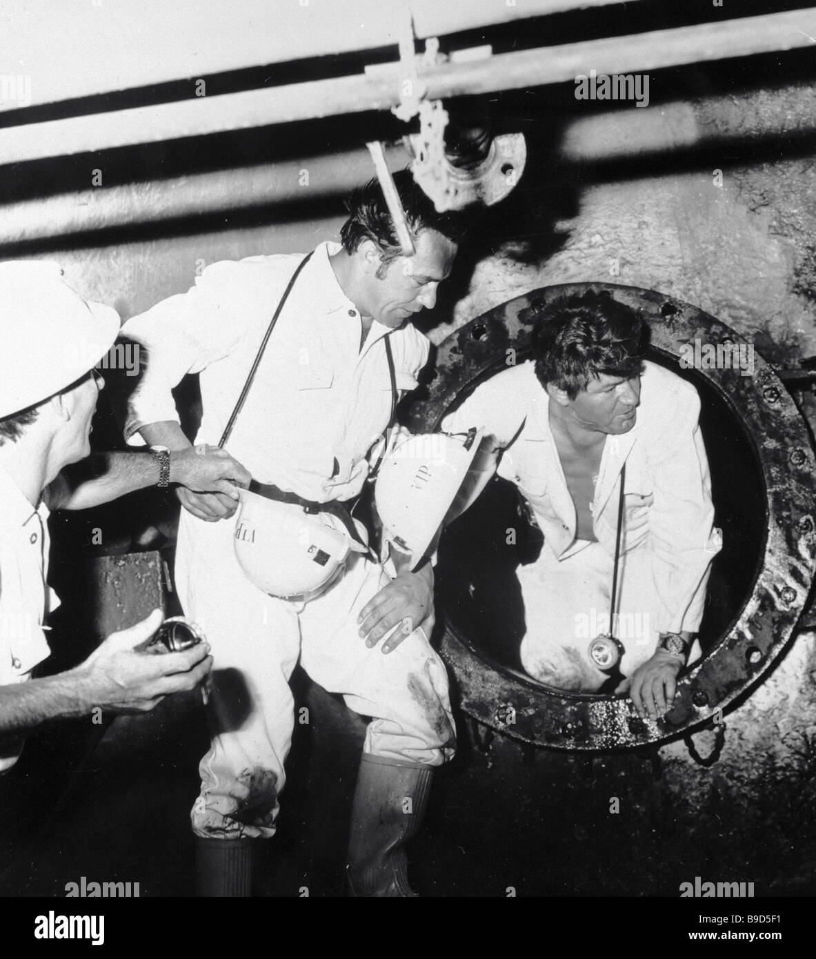 Space pilot and Hero of the Soviet Union Valery Ryumin right and space ...