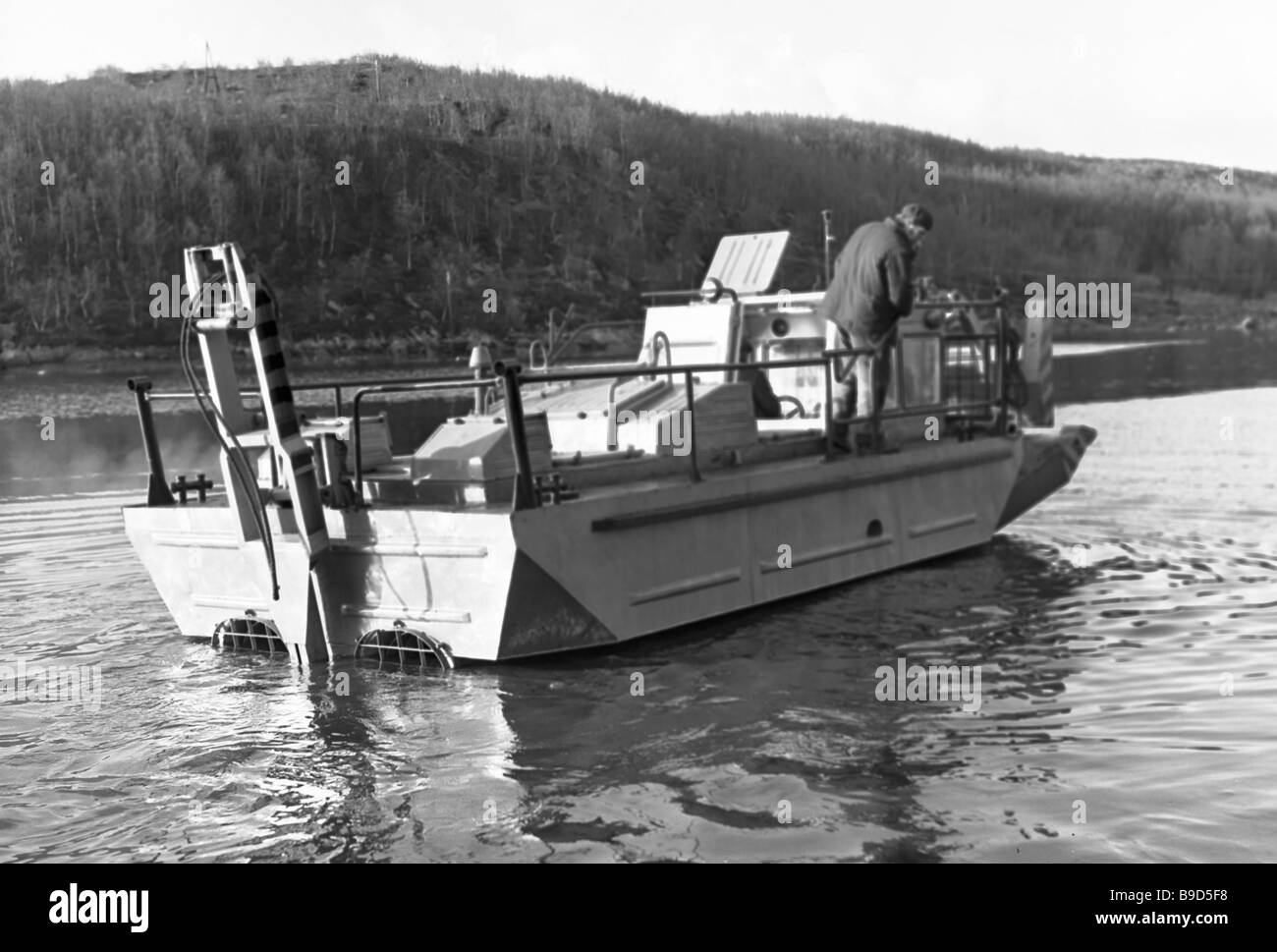 Amphibious Tractor Stock Photos & Amphibious Tractor Stock Images - Alamy