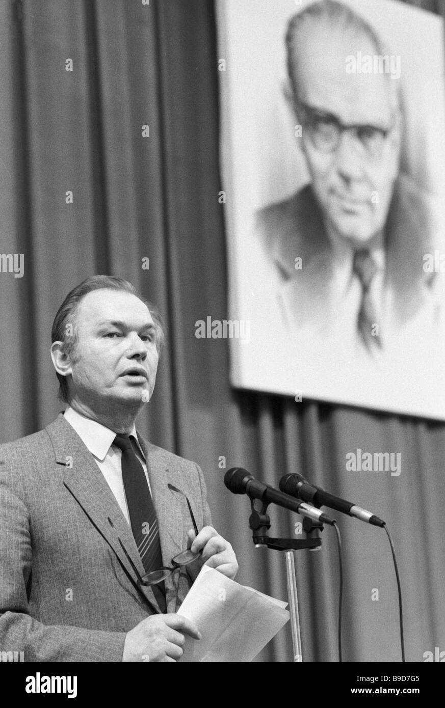 Valentin Ganichev Editor of the Roman Gazeta journal speaking at the ...