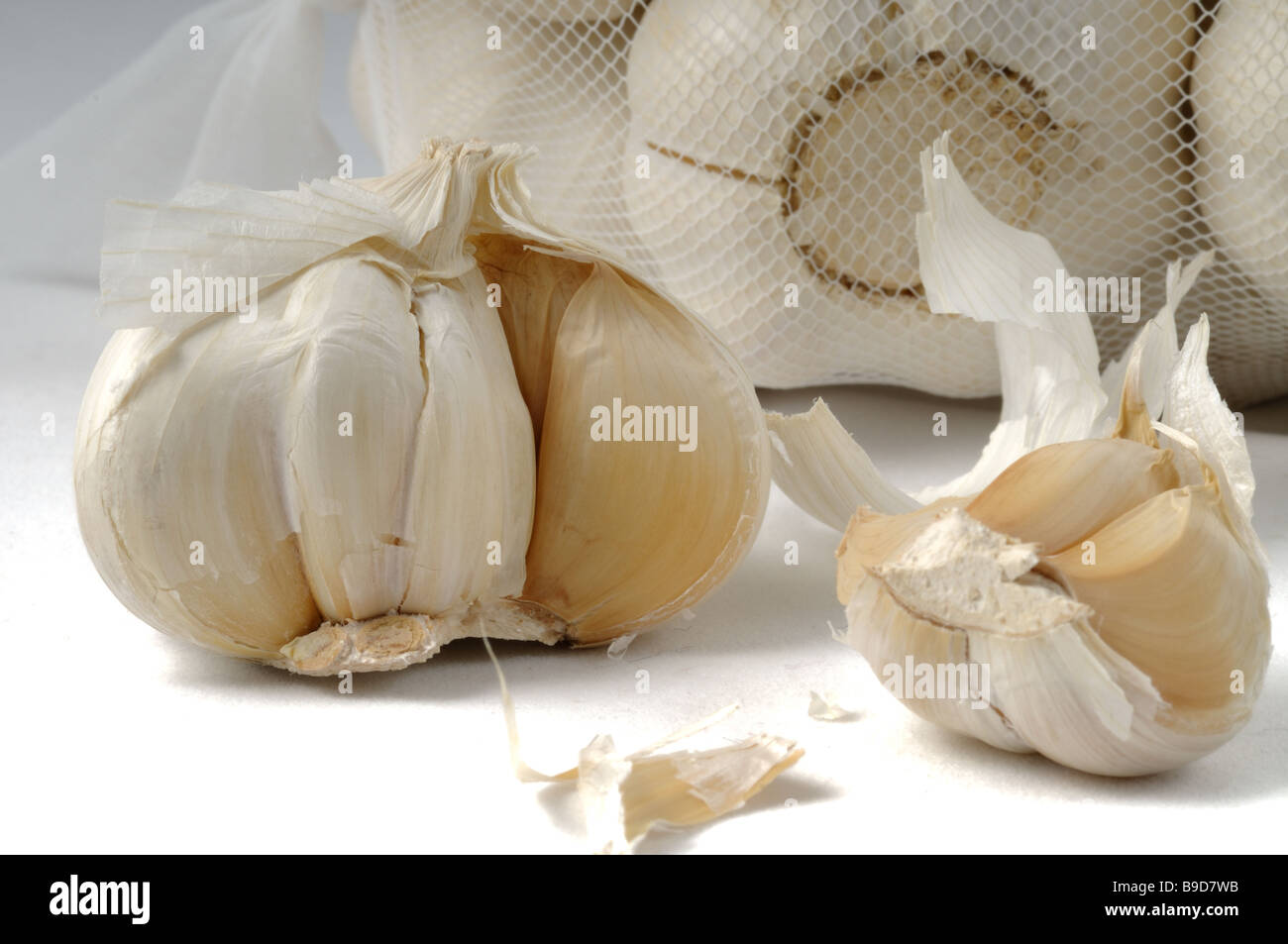 Group of fresh garlic Stock Photo - Alamy