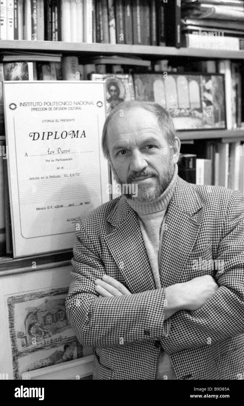 People s artist of the USSR Lev Durov with the Mexico National ...