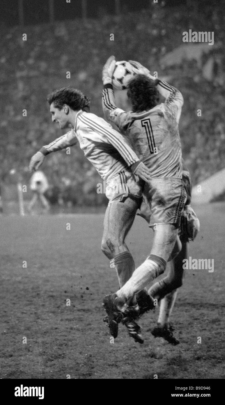 Best Goalkeeper 1988 Rinat Dasayev captain of the USSR soccer team and ...