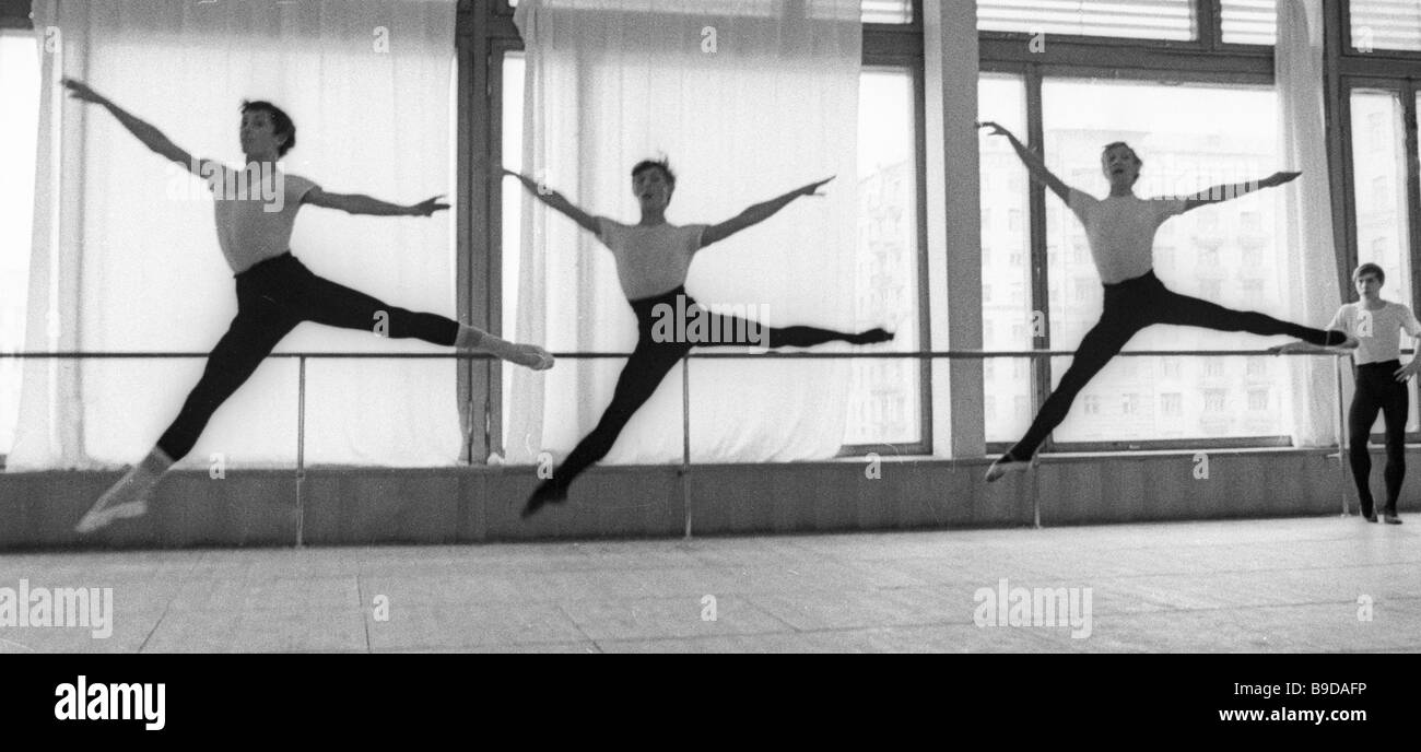 A rehearsal at the Moscow State Choreography School Stock Photo - Alamy