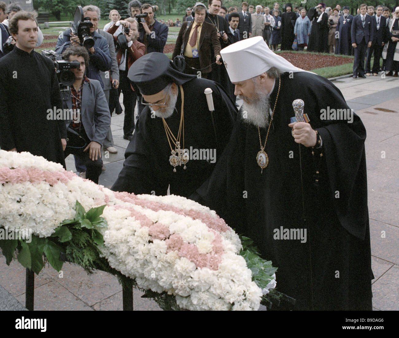 Participants in Baptism of Russia 1000th anniversary festivities laying ...