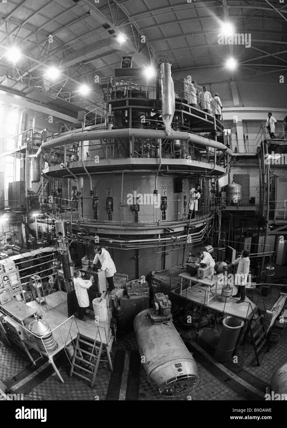 An atomic accelerator at the Institute of Physics of the Georgian ...