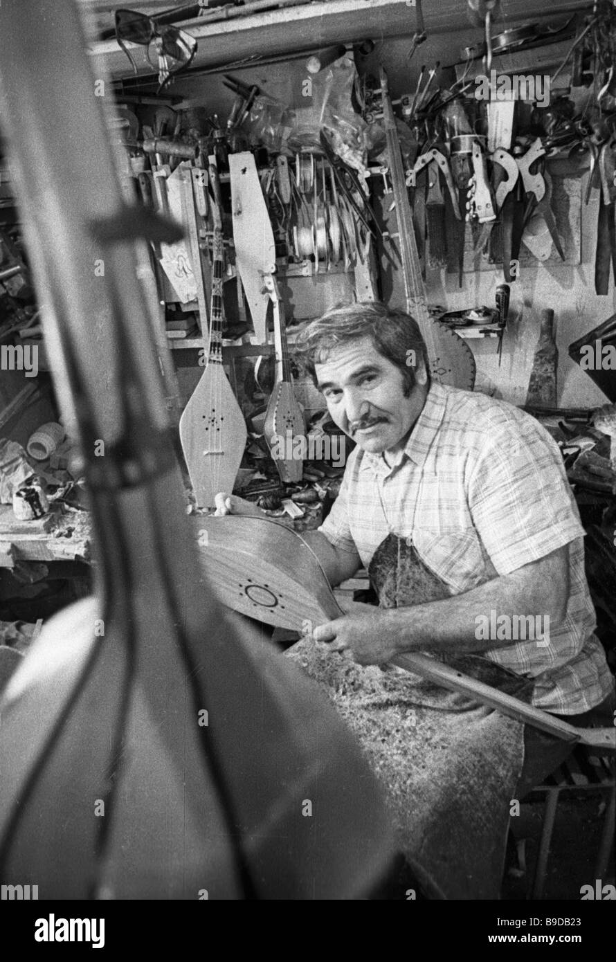 Georgian national musical instrument craftsman Georgy Embramidze Stock ...