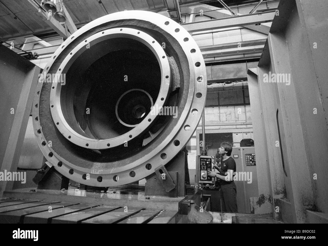 Working a piece on the numerically controlled machine tool in the ...