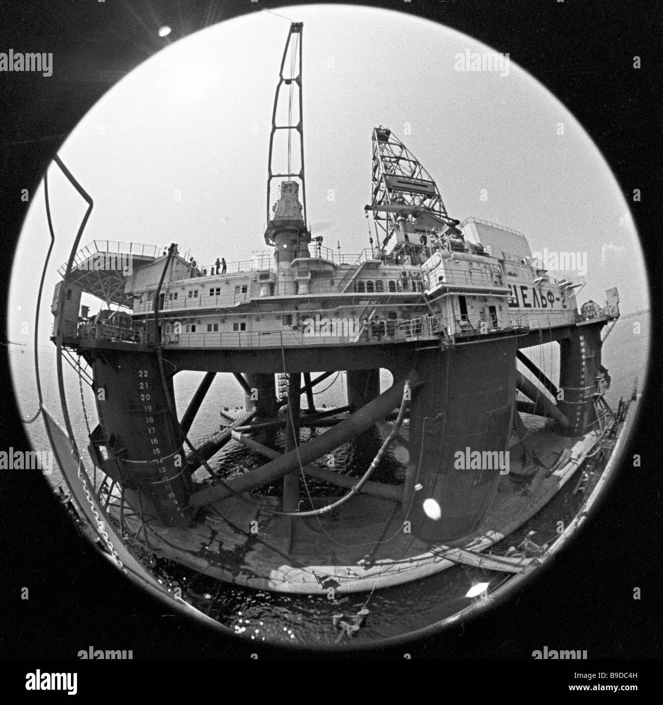 Oil production at Shelf 2 floating rig on Caspian Sea Stock Photo - Alamy