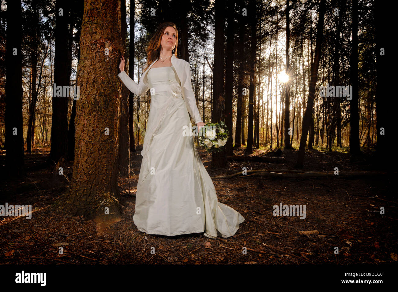 Dress made of flowers hi-res stock photography and images - Alamy