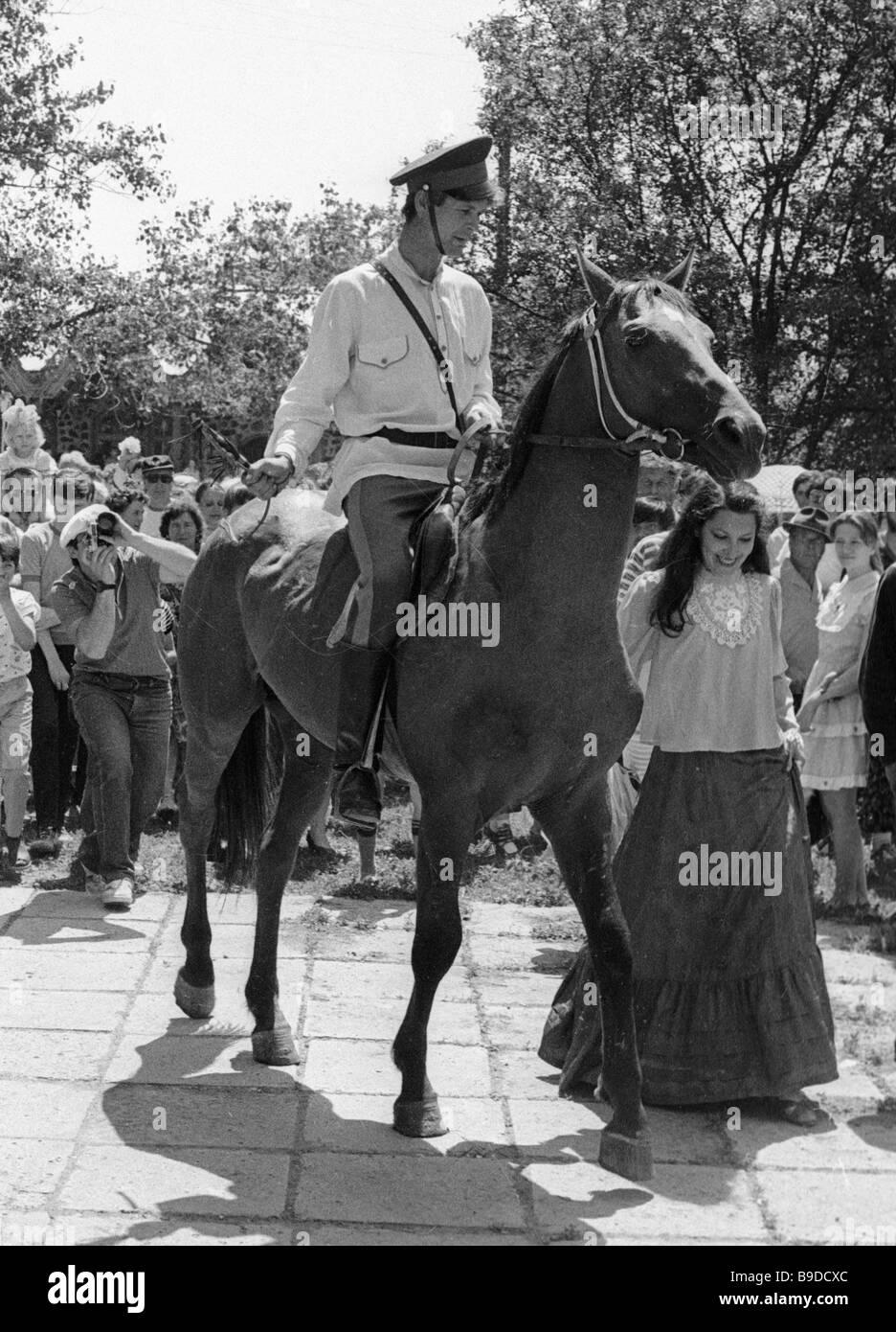 Seeing off the Cossack to War theatricals at the Sholokhov Readings ...