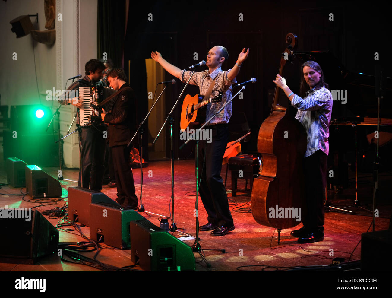 CHRIS FRYE LEAD SINGER WITH CANADIAN FOLK BAND THE BILLS PERFORMING AT ...