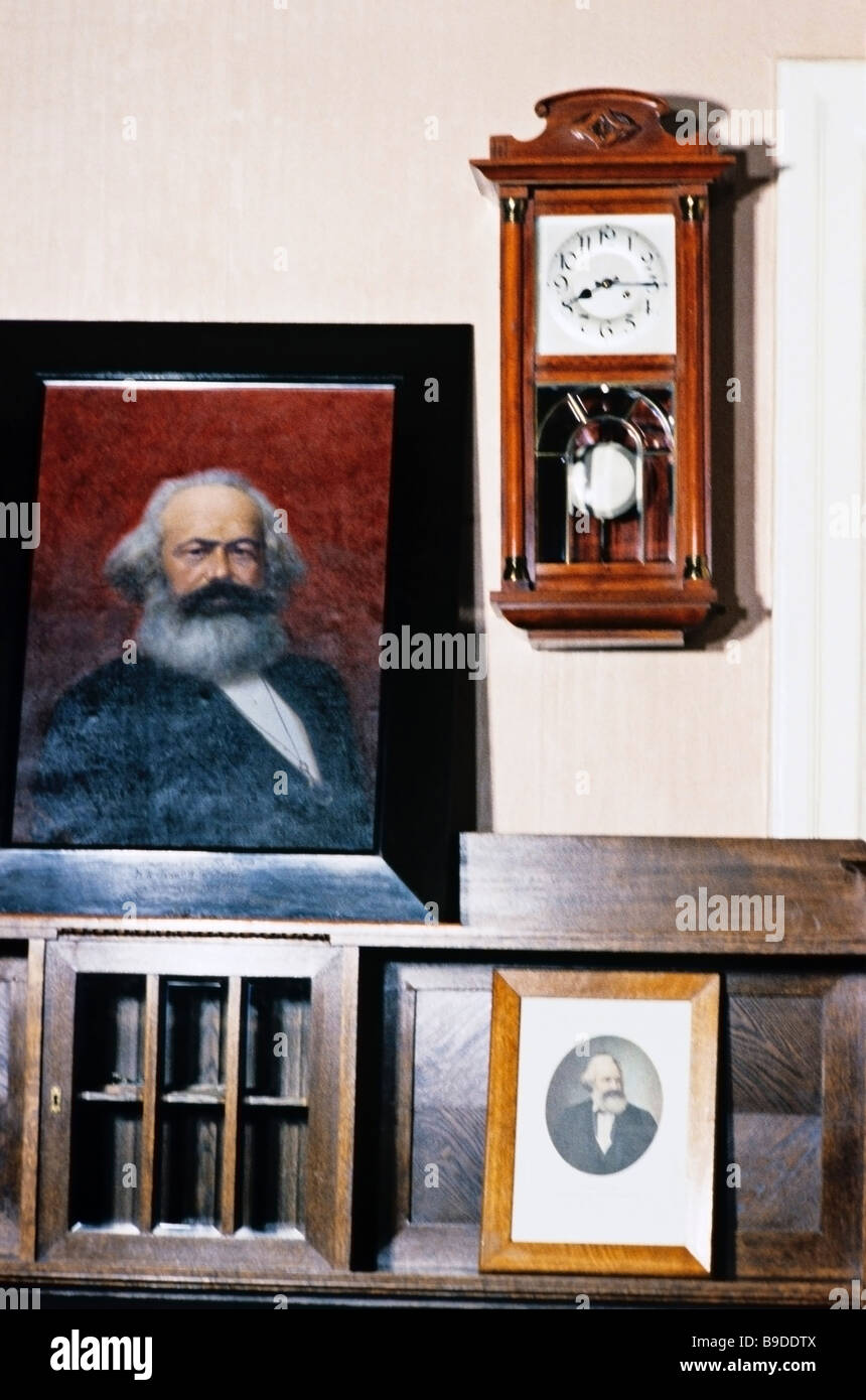 This portrait of Karl Marx painted by worker Lotorev was presented to ...