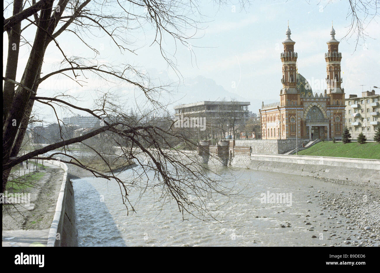 Terek River Embankment in Vladikavkaz Stock Photo - Alamy