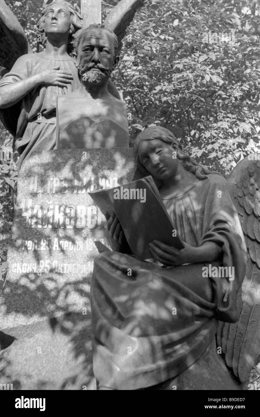 Peter Tchaikovsky s grave The St Alexander Nevsky Laura St Petersburg ...