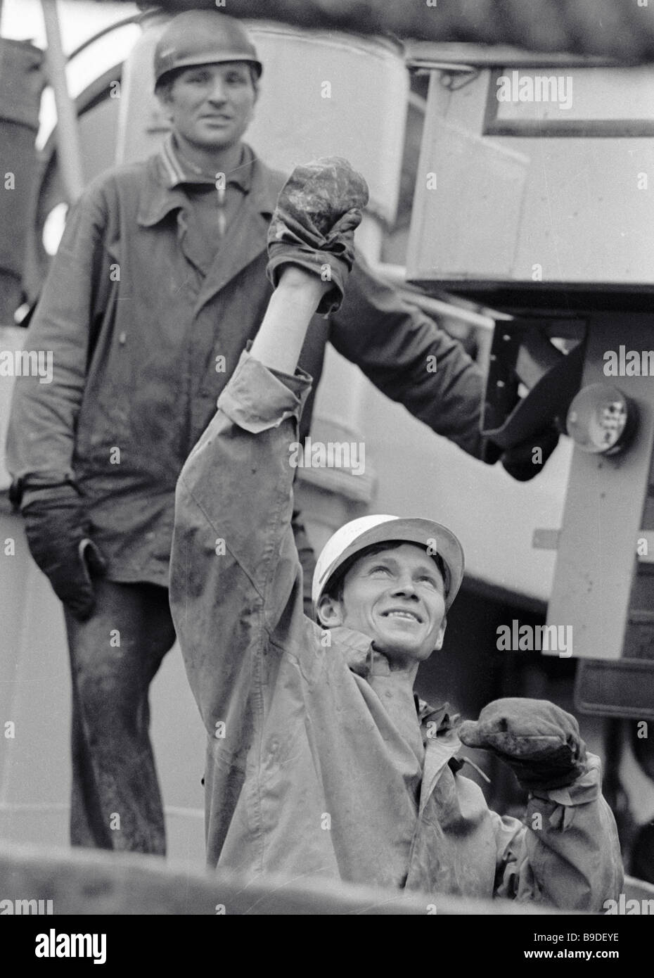 Dockers at Magadan port Stock Photo - Alamy