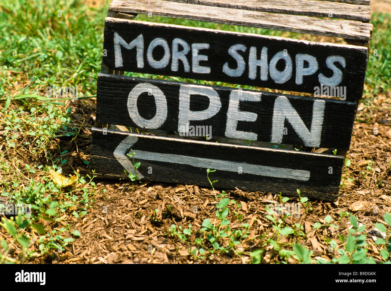 antique dealer more shops open sign Stock Photo - Alamy