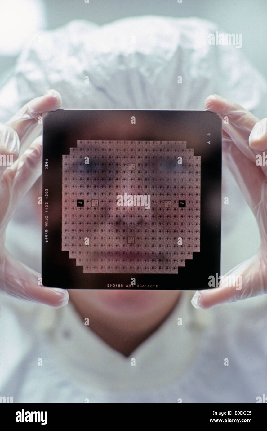 MICROCHIP WAFER INSPECTION ERICSSON COMPONENTS STOCKHOLM SWEDEN Stock ...