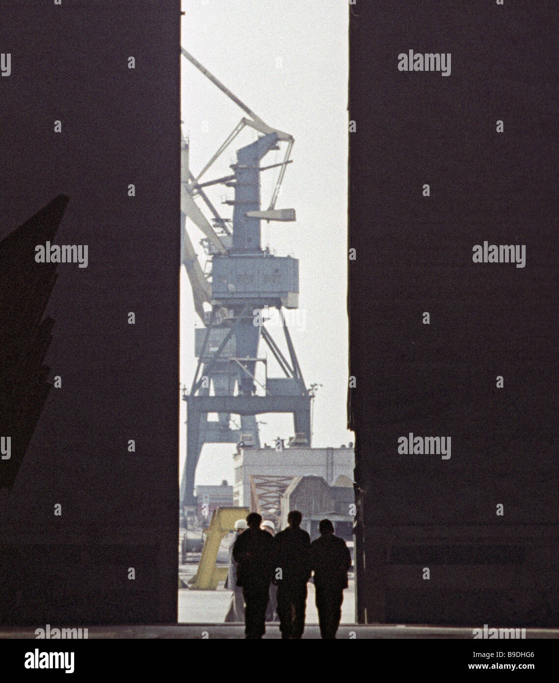 The ship sections assembly shop of the Ocean Ship Yard in Nikolayev ...