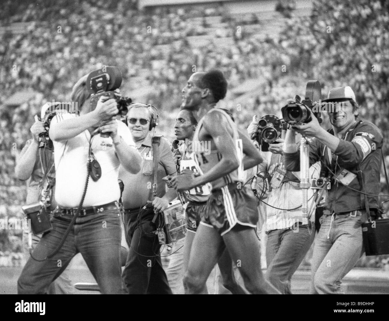 Photo correspondents surround Ethiopian athlete Miruts Yifter who won ...