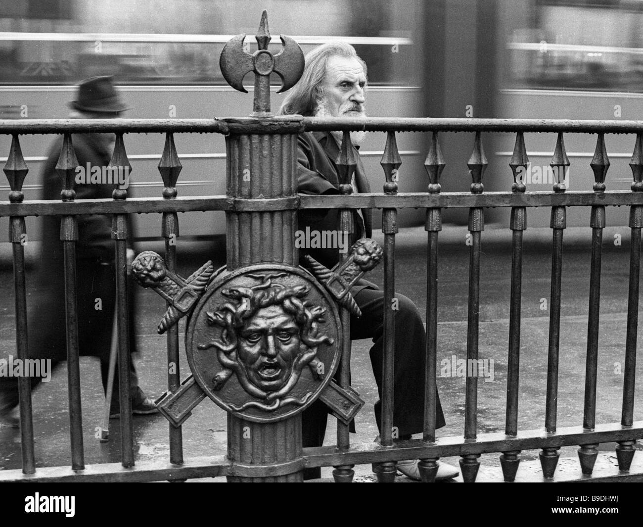 Artist Leonid Ptitsyn on a Leningrad street Stock Photo - Alamy