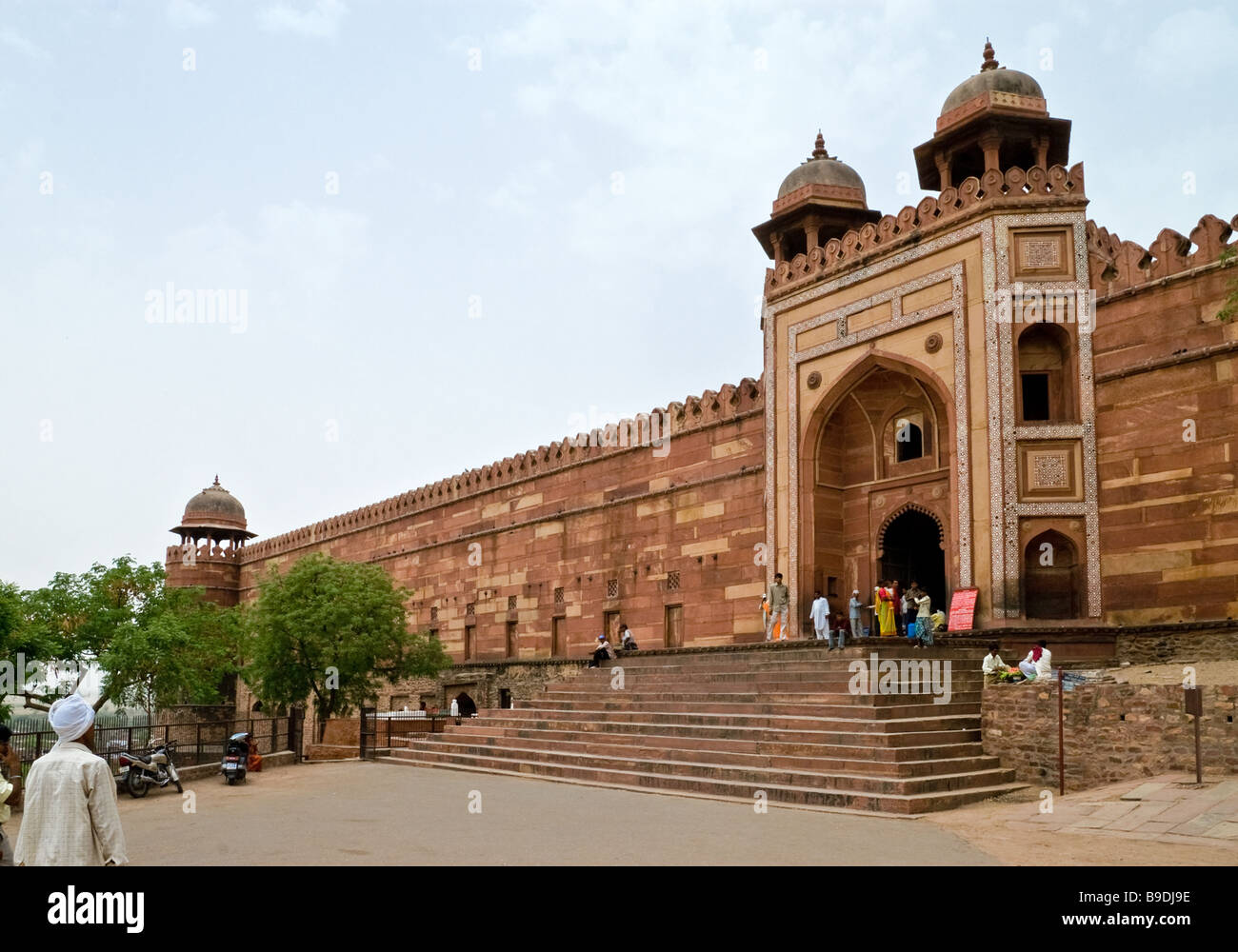 Medieval courtyard gates in hi-res stock photography and images - Alamy
