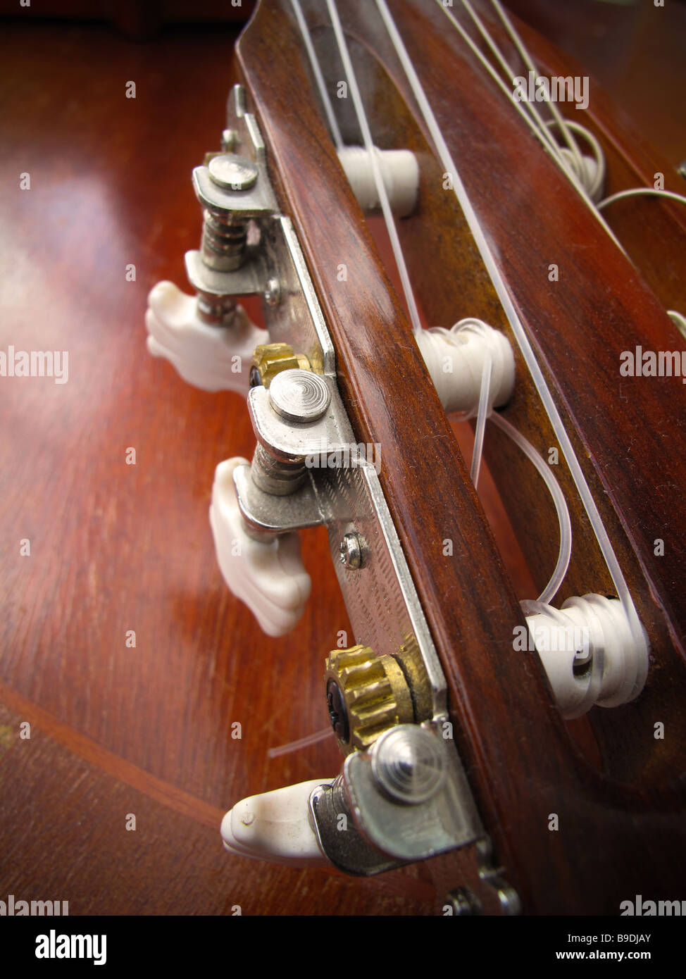 Guitar machine head Stock Photo - Alamy
