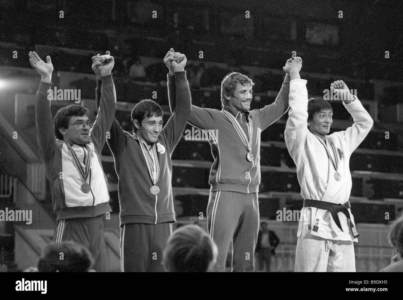 Soviet sportsman Nikolai Solodukhin second right the 22nd Olympic judo ...