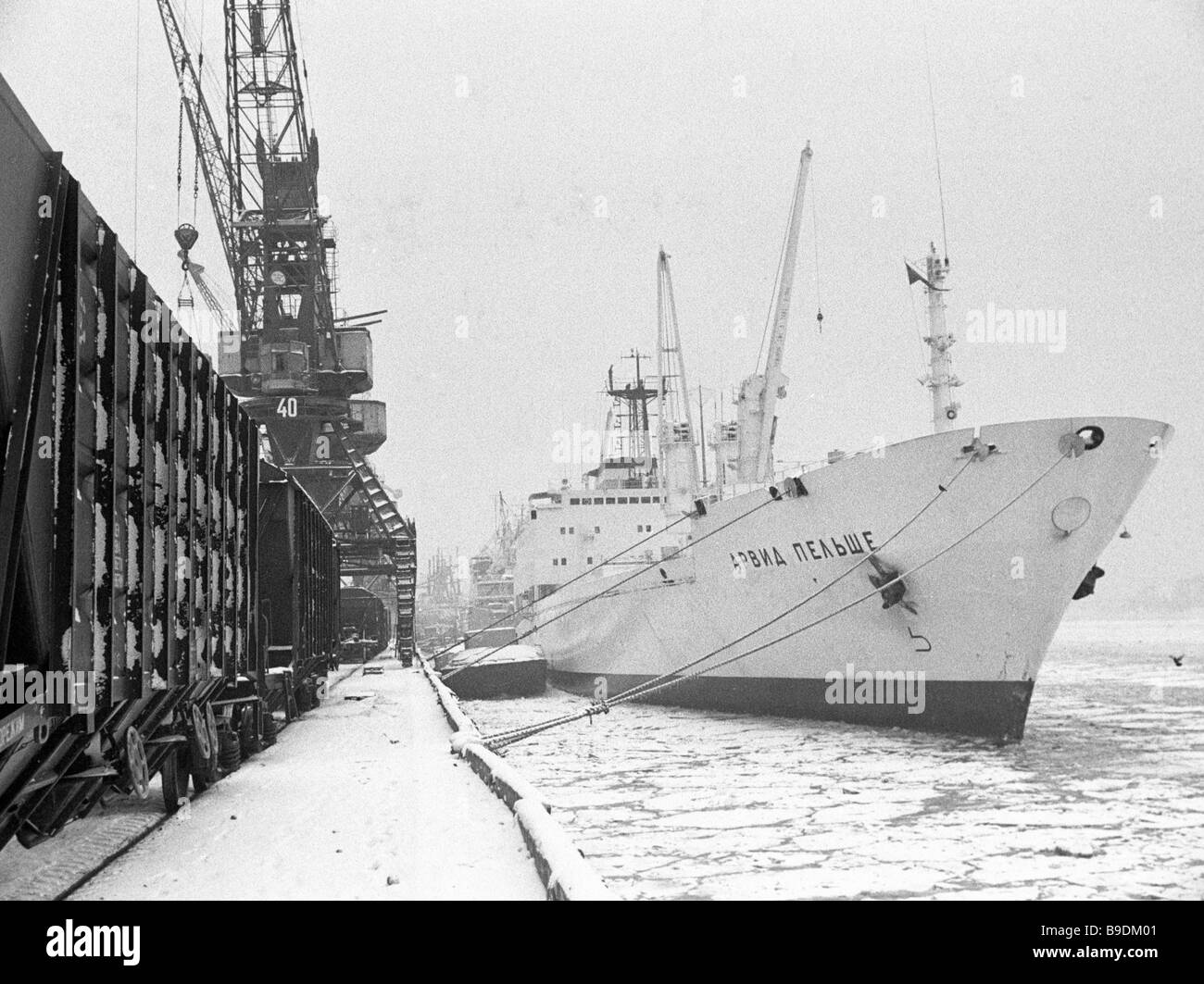 Steamer Arvid Pelse in a port Stock Photo - Alamy