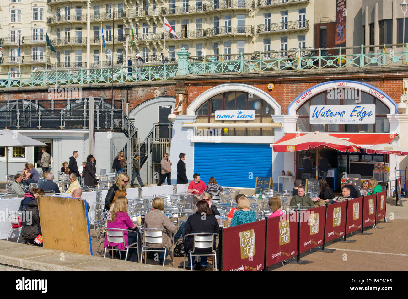 Brighton seafront bars hi-res stock photography and images - Alamy
